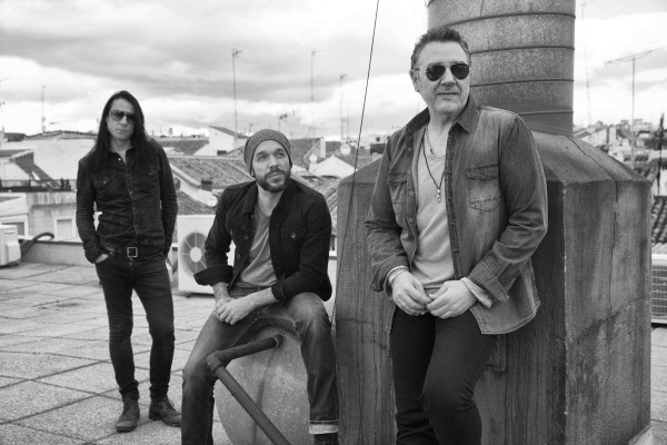 Revólver regresa "Entre las nubes" - Cadena Dial