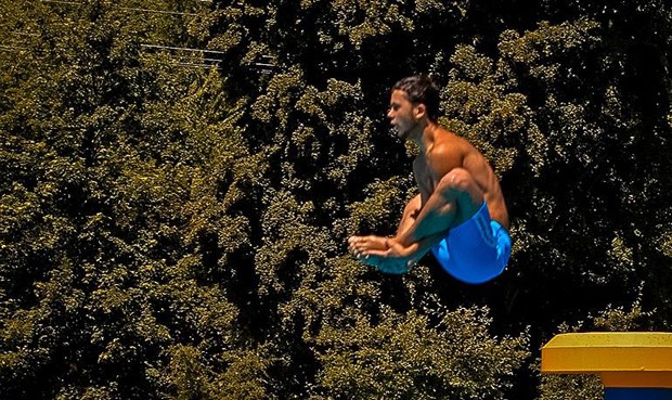 Splash Diving: campeonato de tirarse a "bomba" y salpicar lo más ...