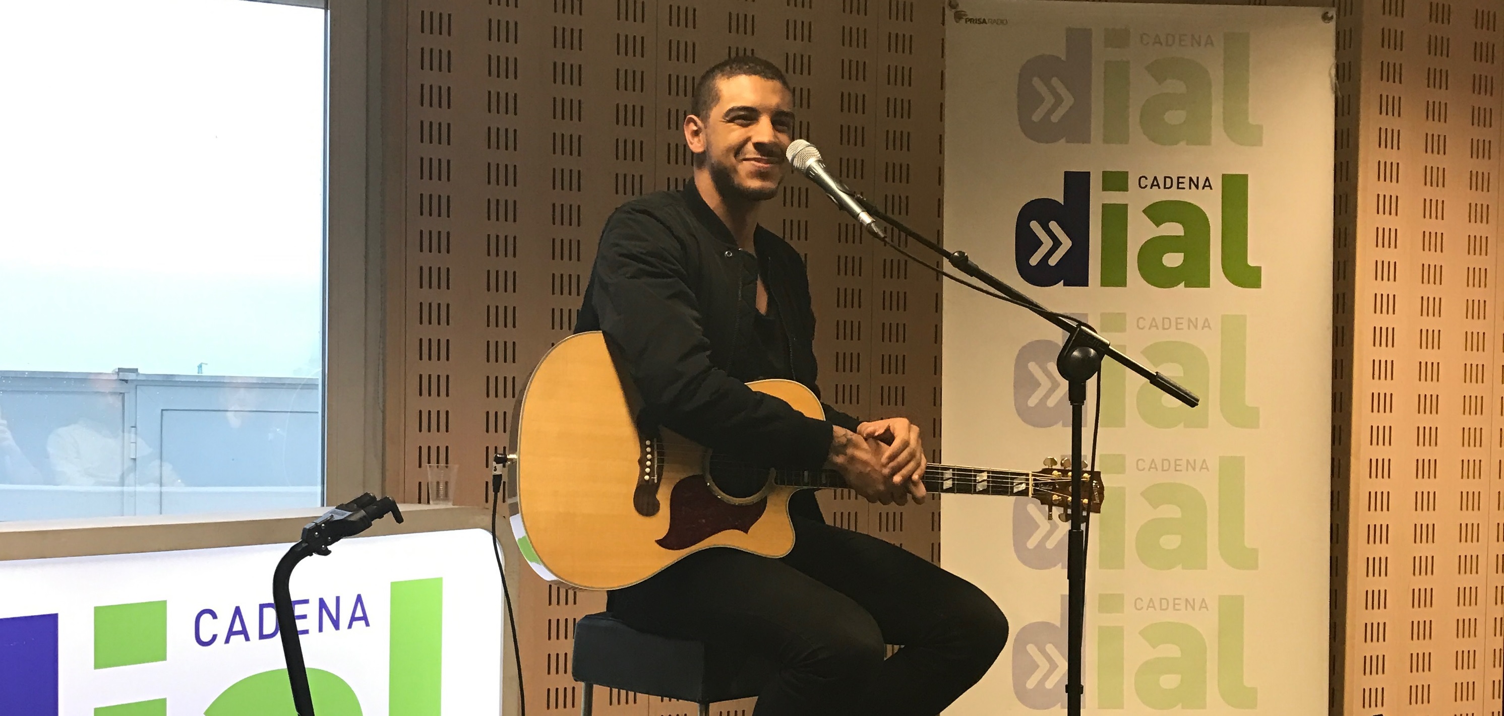 Manuel Medrano, de YouTube al mundo - Cadena Dial