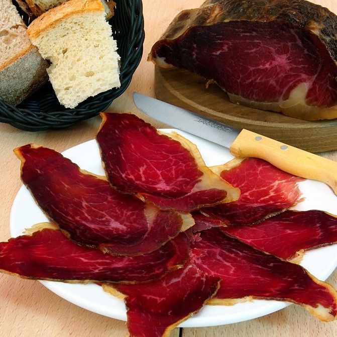 Los beneficios de comer cecina y jamón serrano... ¡Toma nota!