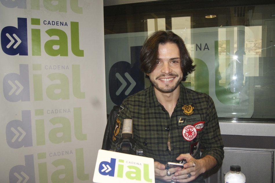 Fredi Leis iluminó con su talento y su "Neon" Dial tal cual ¡Mira las ...