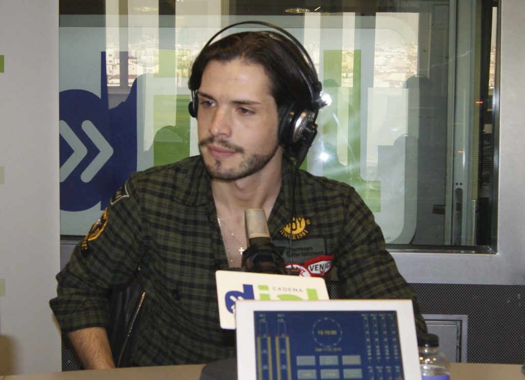 Fredi Leis iluminó con su talento y su "Neon" Dial tal cual ¡Mira las ...