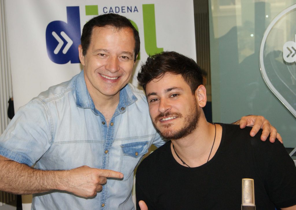 Cepeda un artista de "Principios" ¡vídeo y fotos en DTC! - Cadena Dial