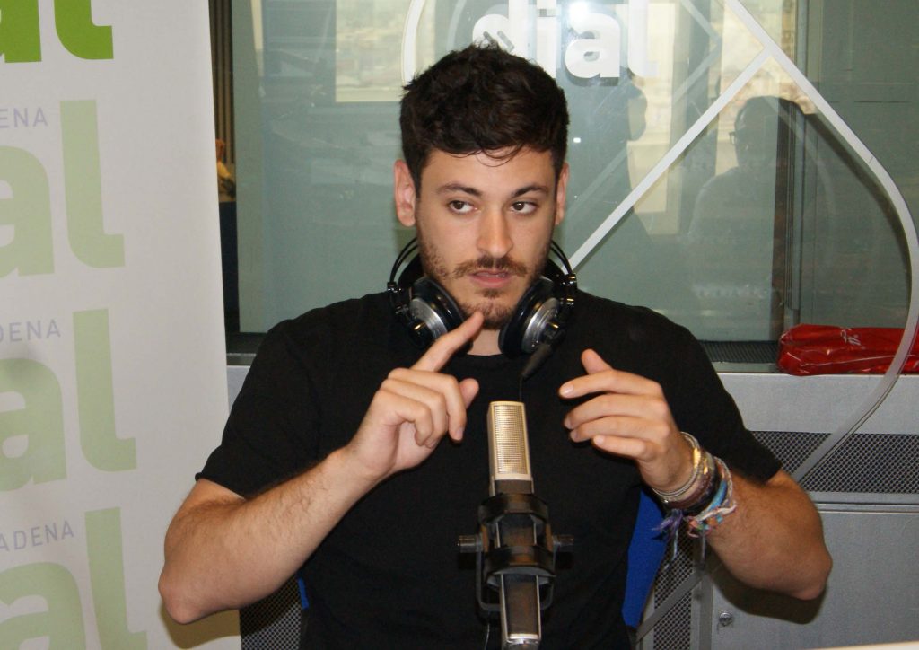 Cepeda un artista de "Principios" ¡vídeo y fotos en DTC! - Cadena Dial