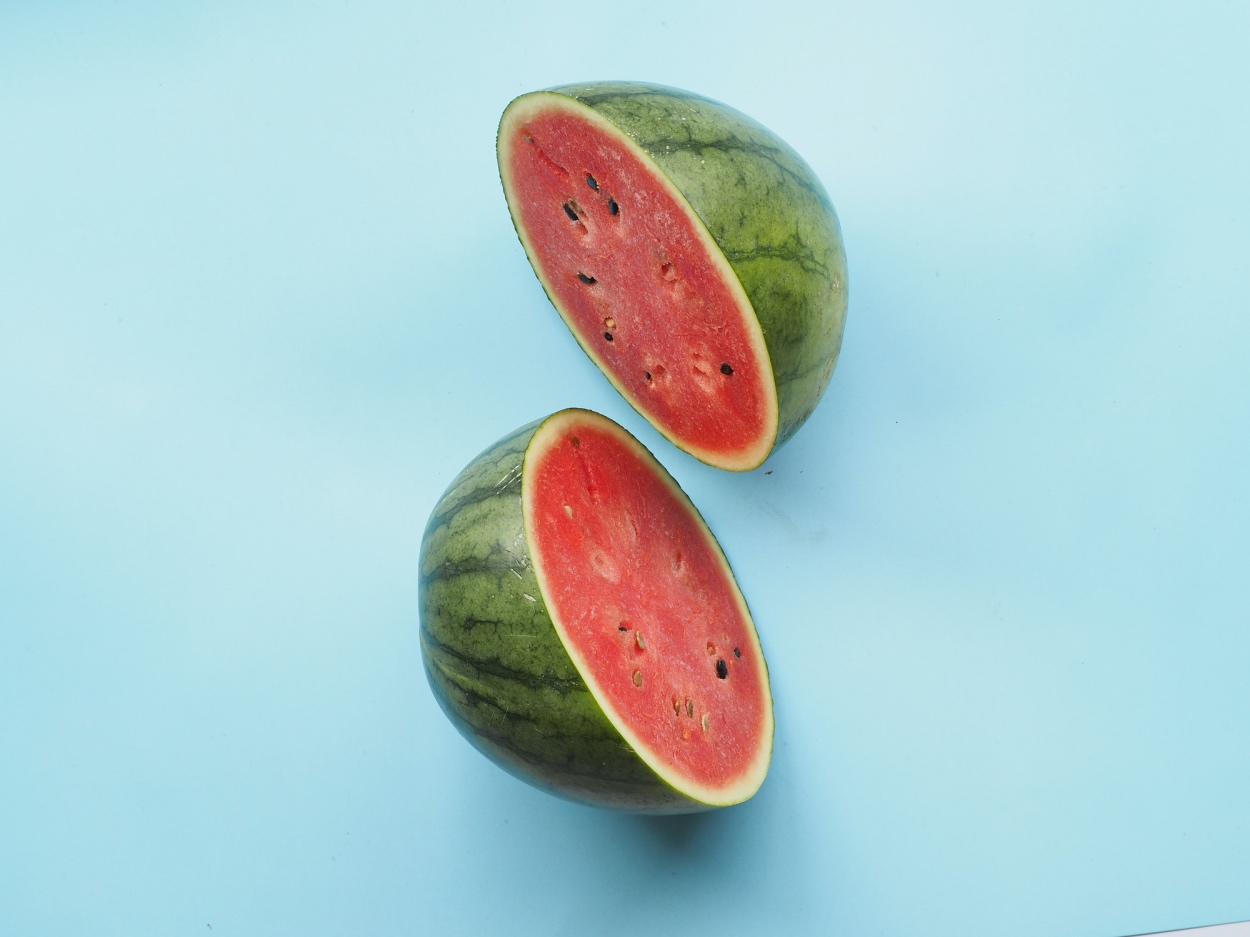 Cuidado con comprar sandías y melones cortados por la mitad, no es tan ...