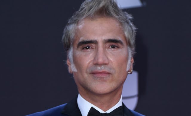 Alejandro Fernández se deja bigote a lo Camilo - Cadena Dial