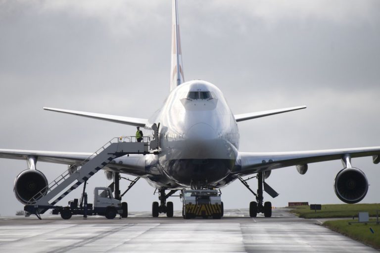 ¿Por qué los aviones son de color blanco?