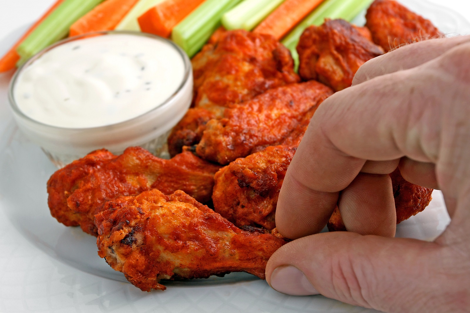 Alitas de pollo saludables: cocinarlas con poca grasa es posible ...