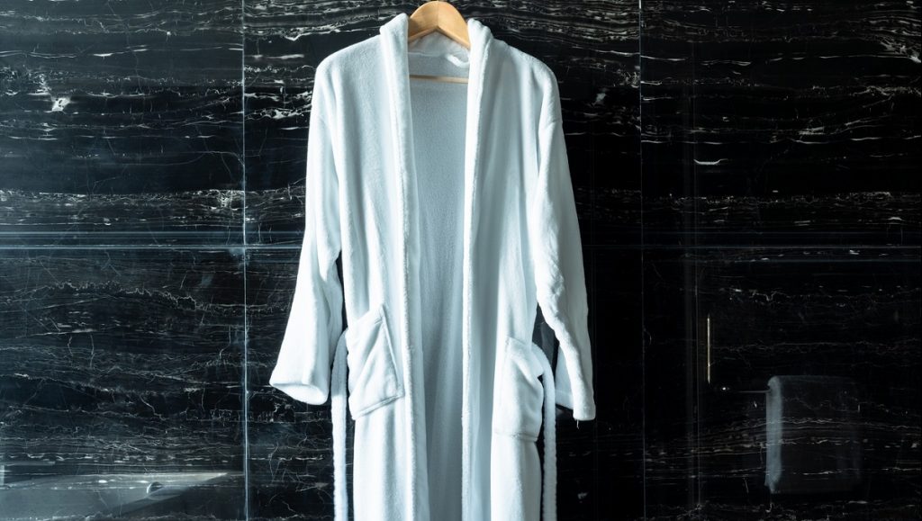 ¿Cada cuánto debes lavar el albornoz? - Cadena Dial