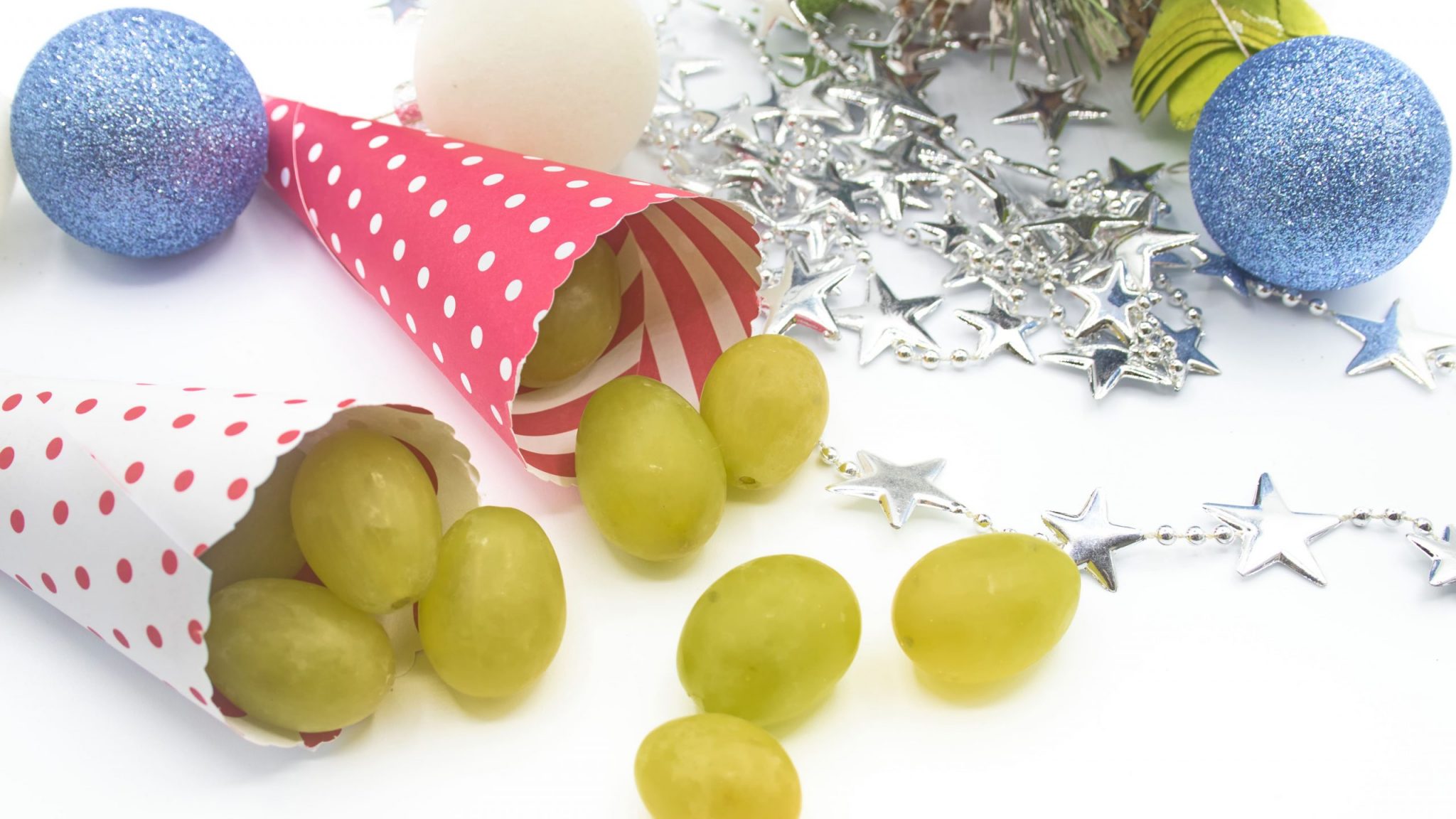 ¿Por qué se comen doce uvas en Nochevieja? - Cadena Dial