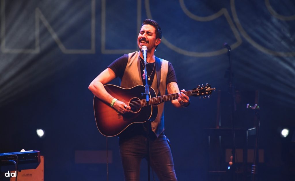 Alex Ubago cambia a Amaia Montero por Beret en la celebración de su 20 ...