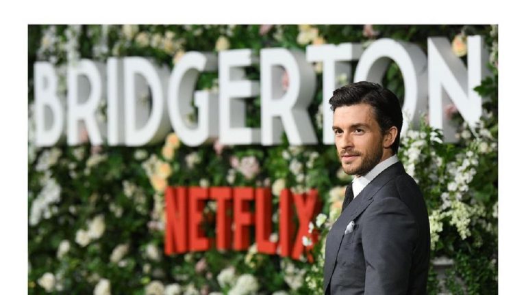 ¿Sabes quién es el novio de Jonathan Bailey, el actor de Los Bridgerton? - Cadena Dial
