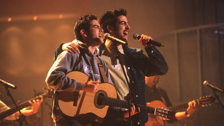 No, el primer tema de Estopa no fue Por la raja de tu falda: la canción ...