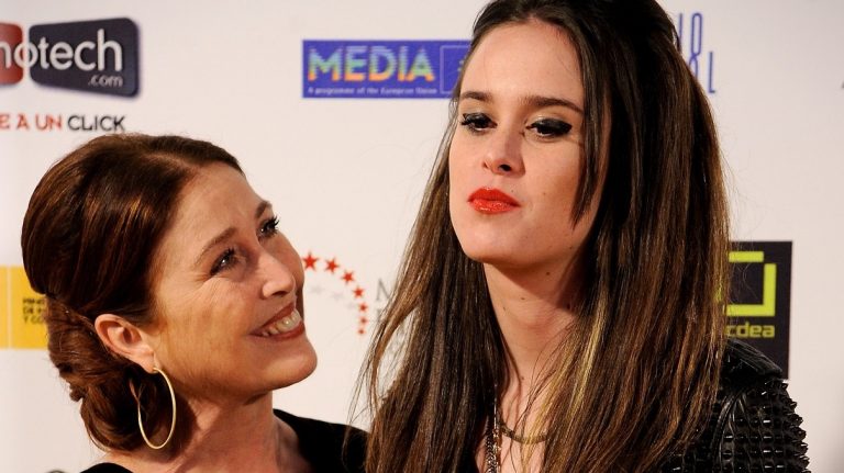 Zapatos en forma de pene: así acudió María Iborra al homenaje de su ...