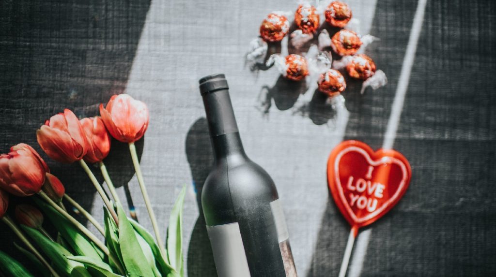 ¿Qué regalan los españoles por San Valentín? Las mujeres, una vez más ...