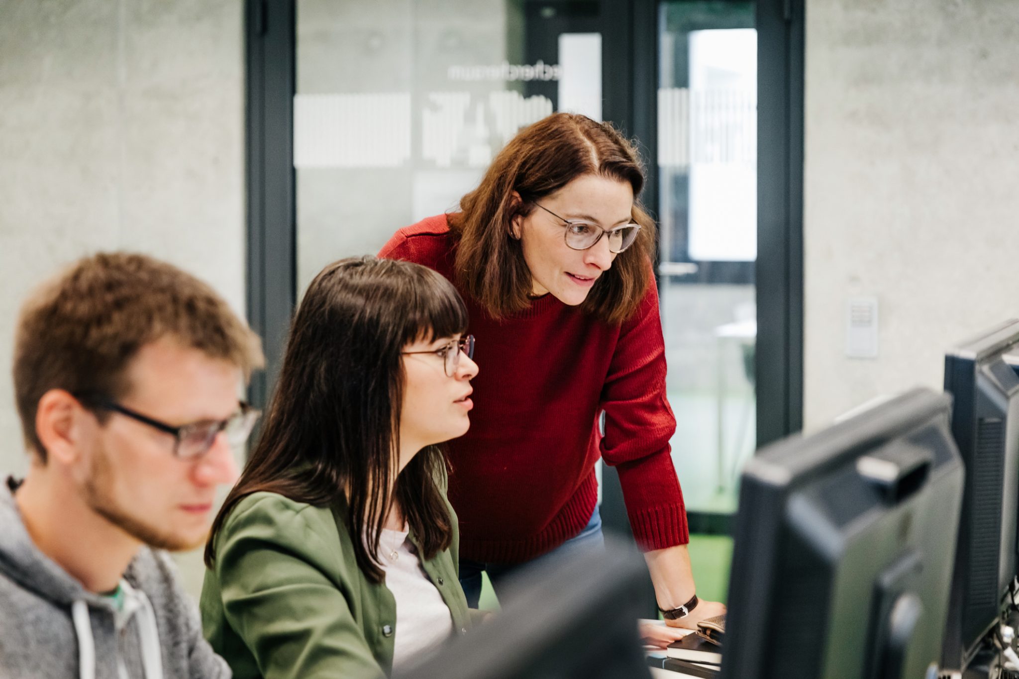 Las carreras universitarias con más salidas laborales y las profesiones con mejores sueldos ...