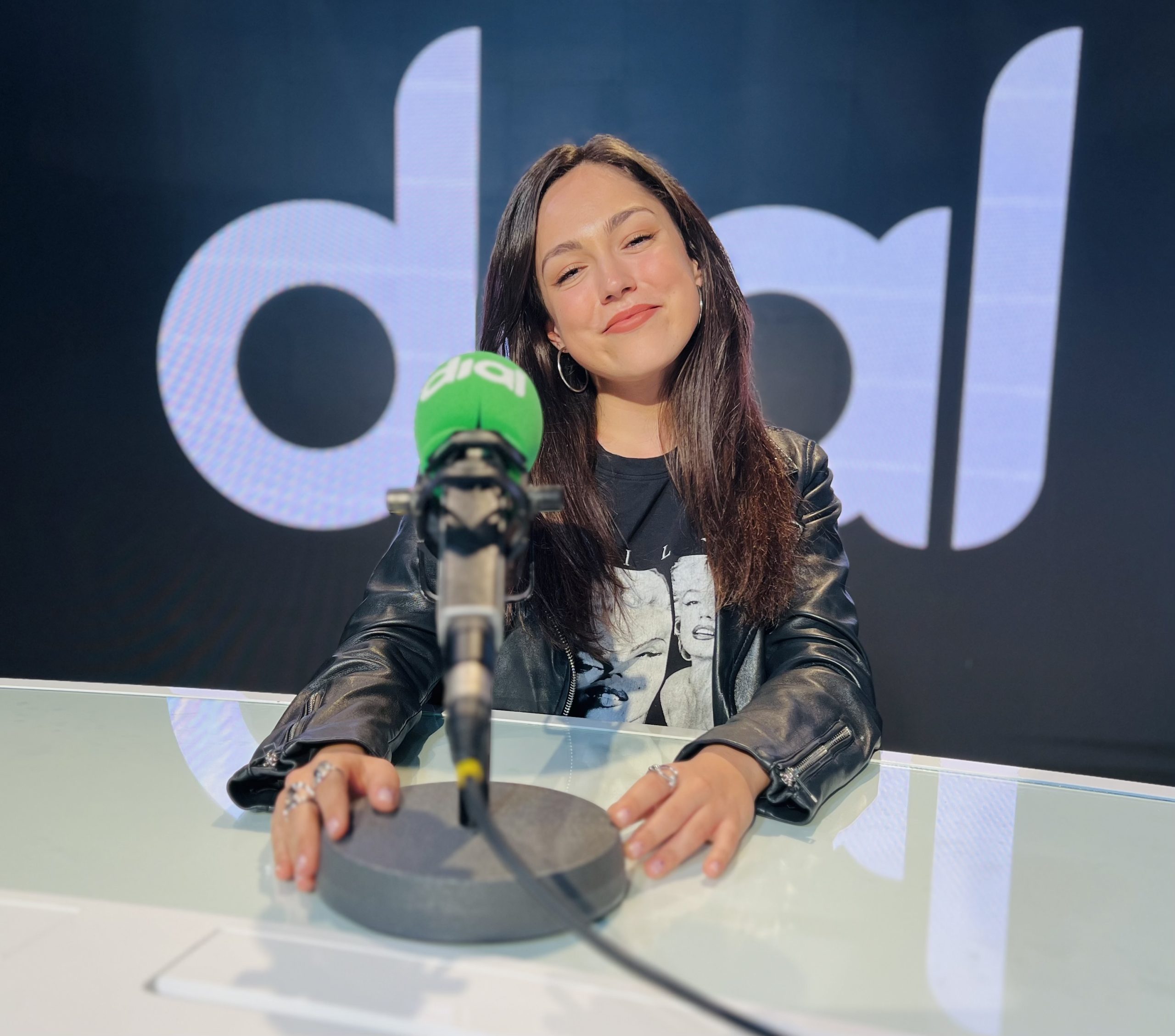 María Parrado: "Me ha costado la misma vida cumplir los 18" - Cadena Dial