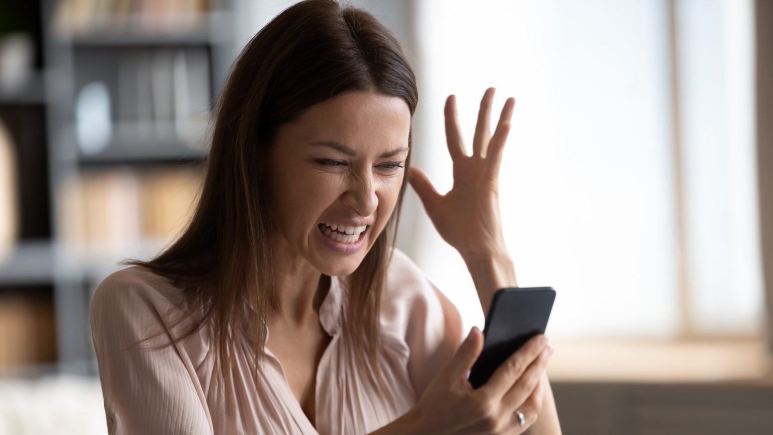 Por qué no deberías colgar las llamadas spam sin hablar antes: expertos ...