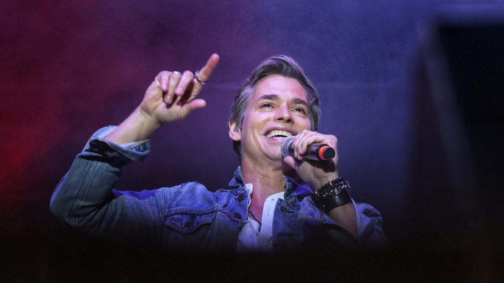 Carlos Baute celebra los 20 años de uno de sus grandes éxitos: “Veo ...