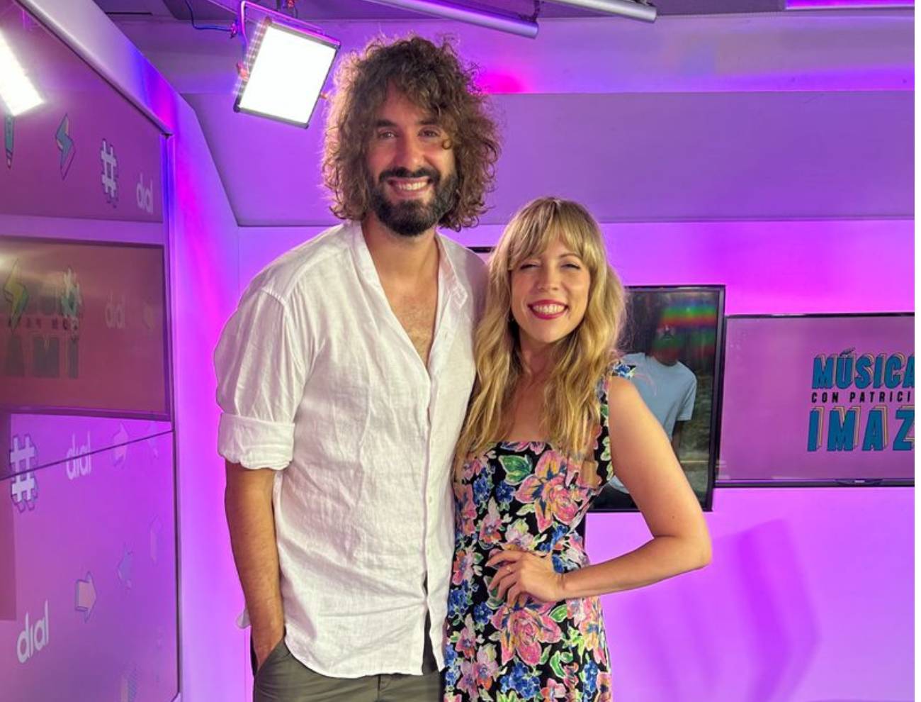 Mikel Izal, ante un 'paraíso' inesperado en Cadena Dial desvelando los ...