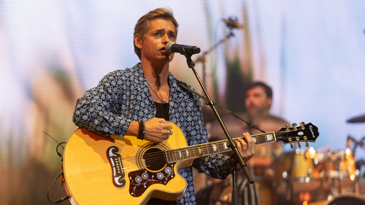 Carlos Baute celebra 30 años en la música con un nuevo EP - Cadena Dial