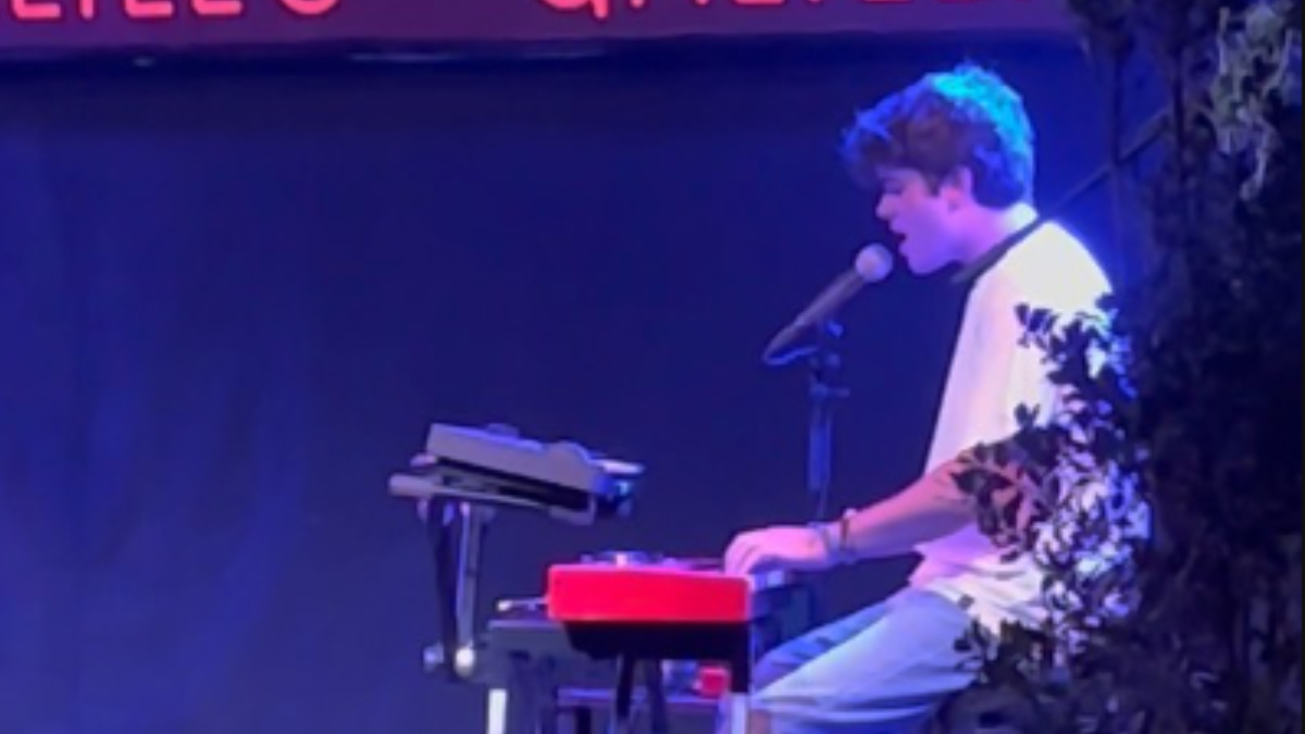 ¿Quién es Íñigo Quintero? La canción que triunfa en TikTok y no te ...