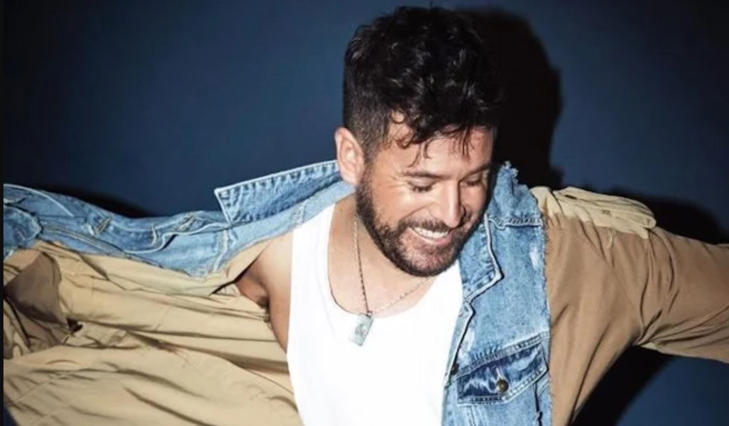 Pablo López estrena Mira cómo bailan, una canción llena de colores ...