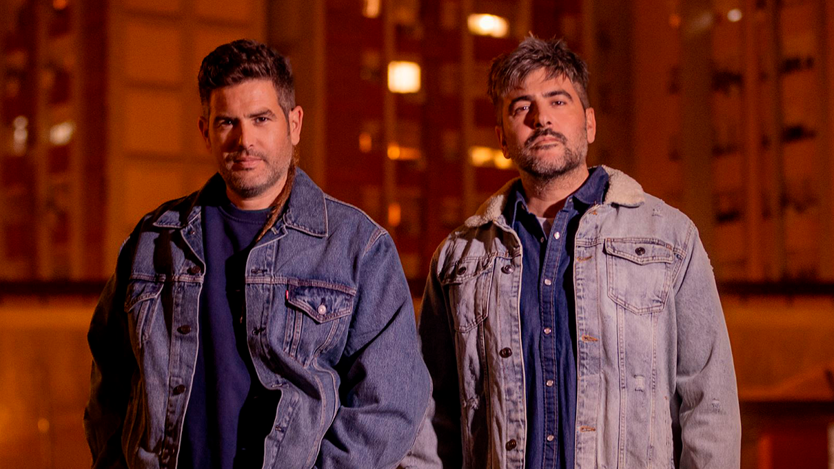 Estopa y Fito conectan en ‘Camiseta de Rokanrol’: videoclip y letra ...