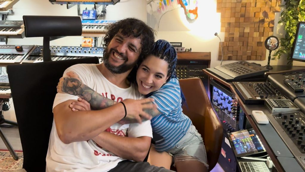 Fran Perea homenajea a su padre en 'Bala perdida': vídeo y letra ...