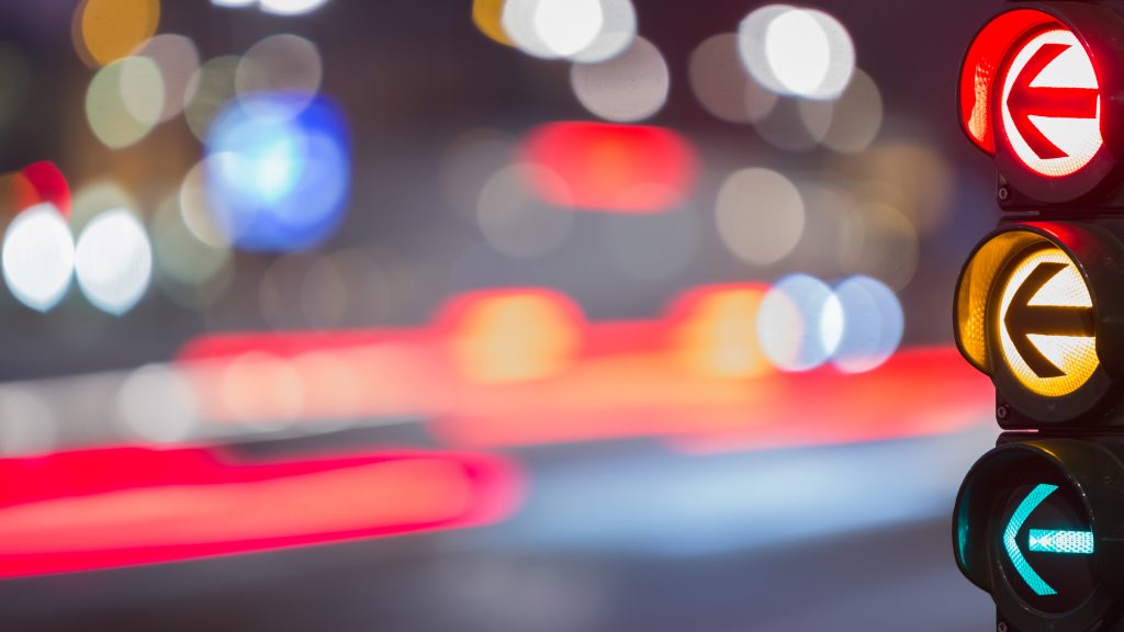 Los semáforos del futuro podrían incorporar una luz blanca: ¿para qué serviría? - Cadena Dial