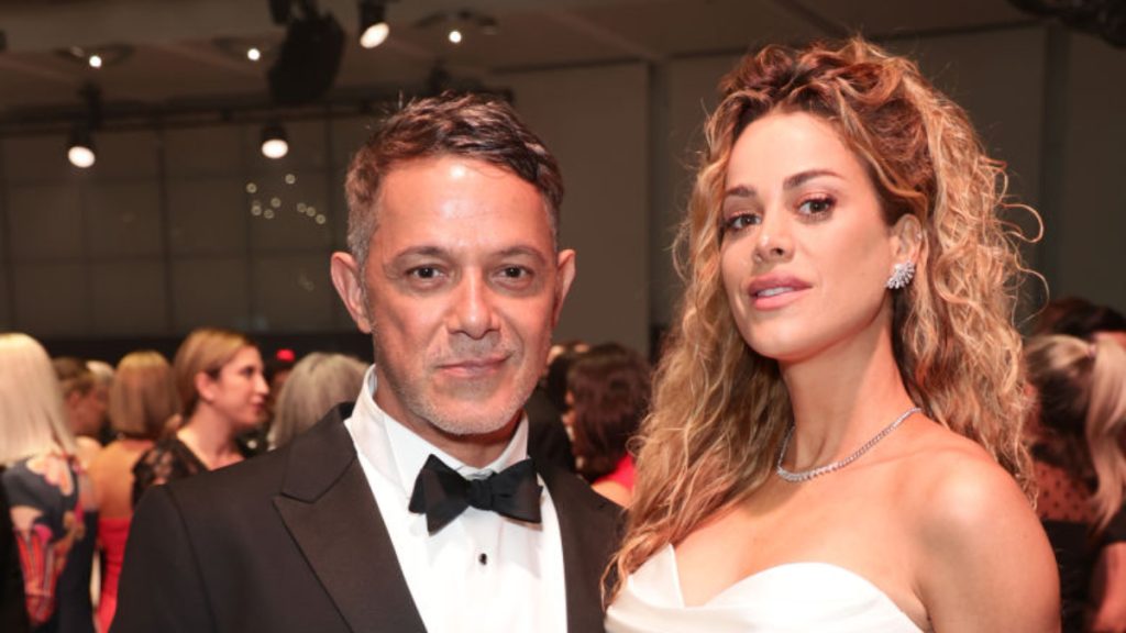 Es oficial: Alejandro Sanz presenta oficialmente a su nueva pareja ...