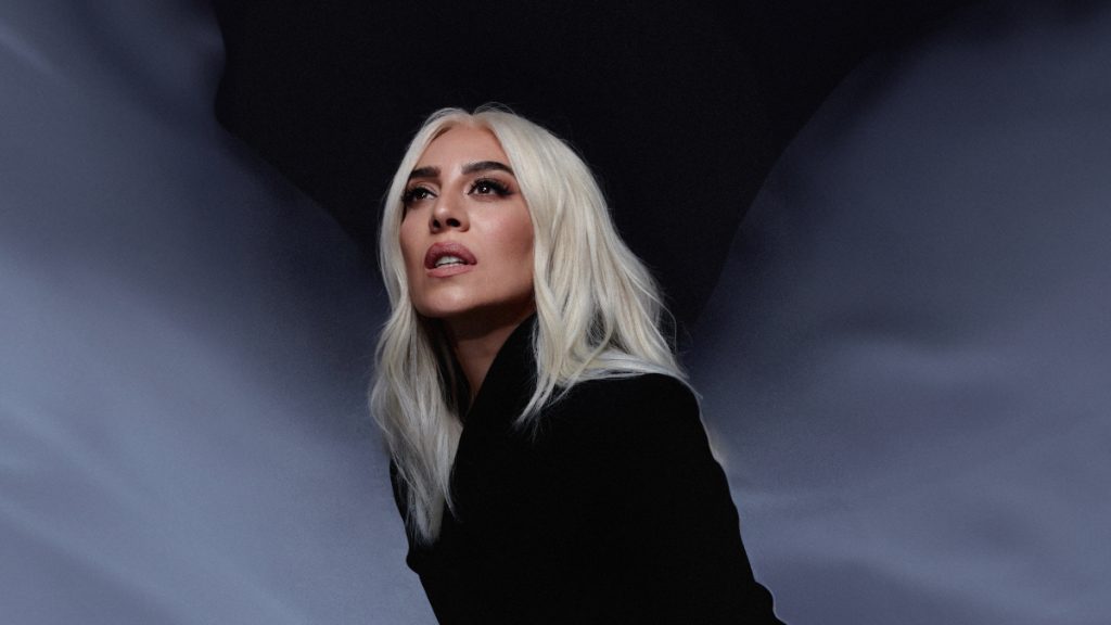 Mónica Naranjo estrena 'Puzzles': Letra completa y videoclip - Cadena Dial