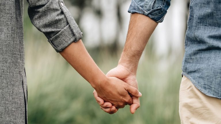 La teoría del triángulo del amor de Sternberg que te ayudará a entender ...