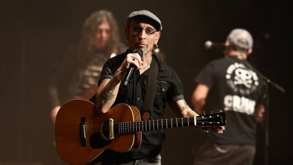 10 canciones que no pueden faltar en la nueva gira de Fito y Fitipaldis ...