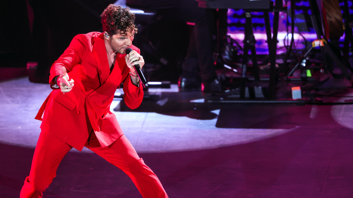 David Bisbal une su voz a la de Luciano Pereyra en 'Te sigo amando': Videoclip y letra completa ...