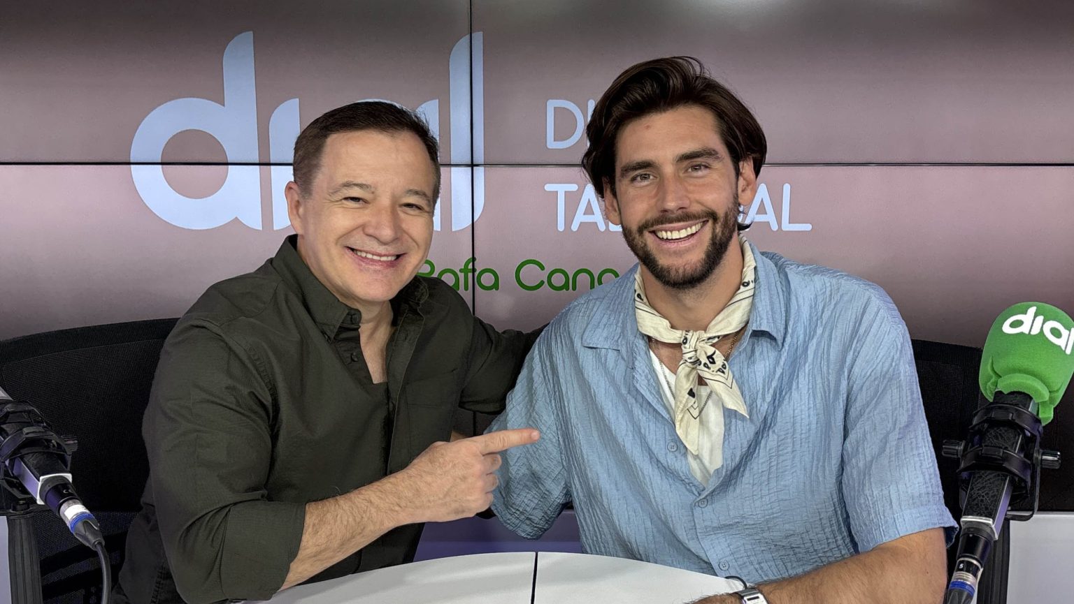 Álvaro Soler en Dial Tal Cual: "Marta Santos le da mil vueltas a ...